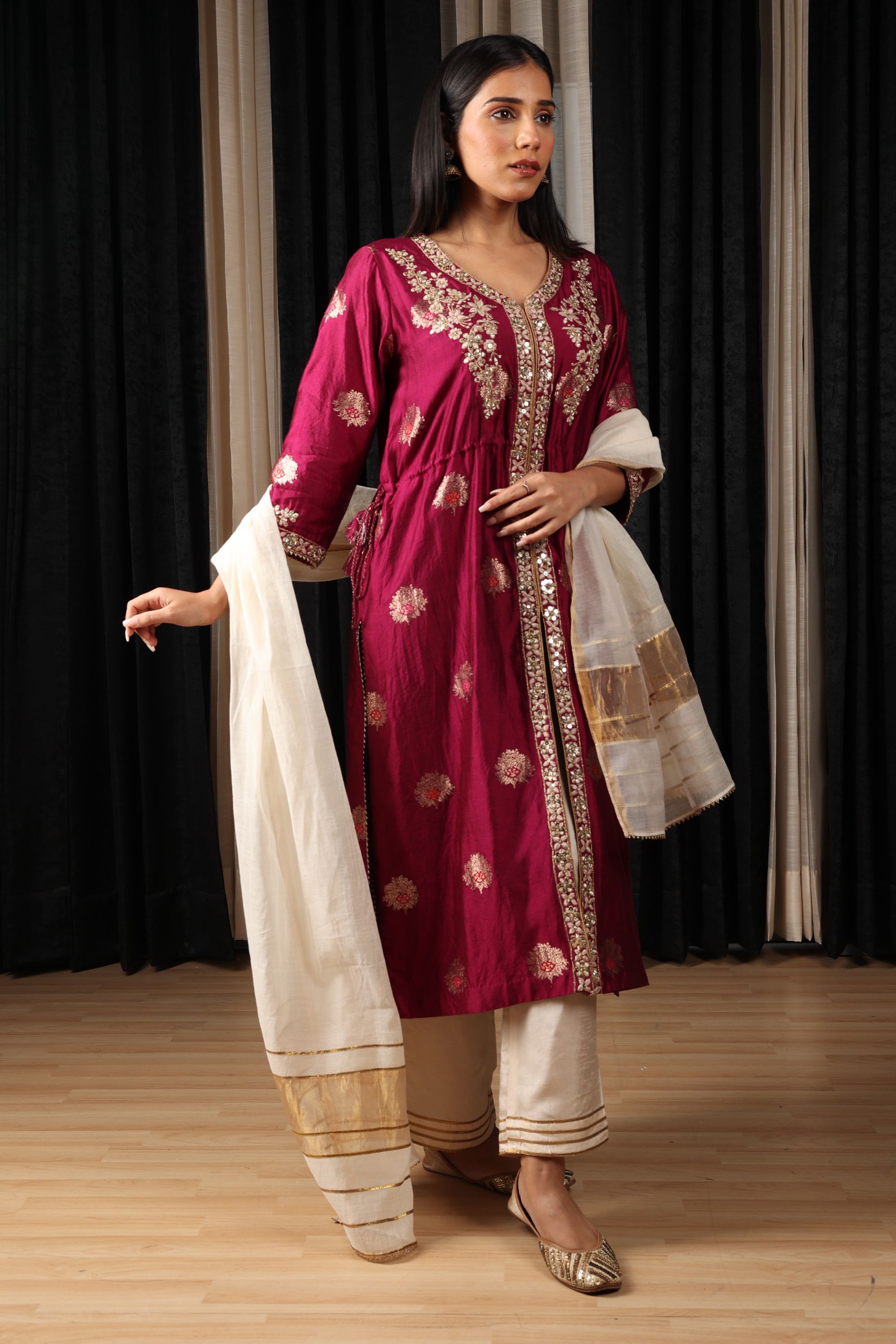 Maroon & Purple Embroidered Kurta Set – Gyans